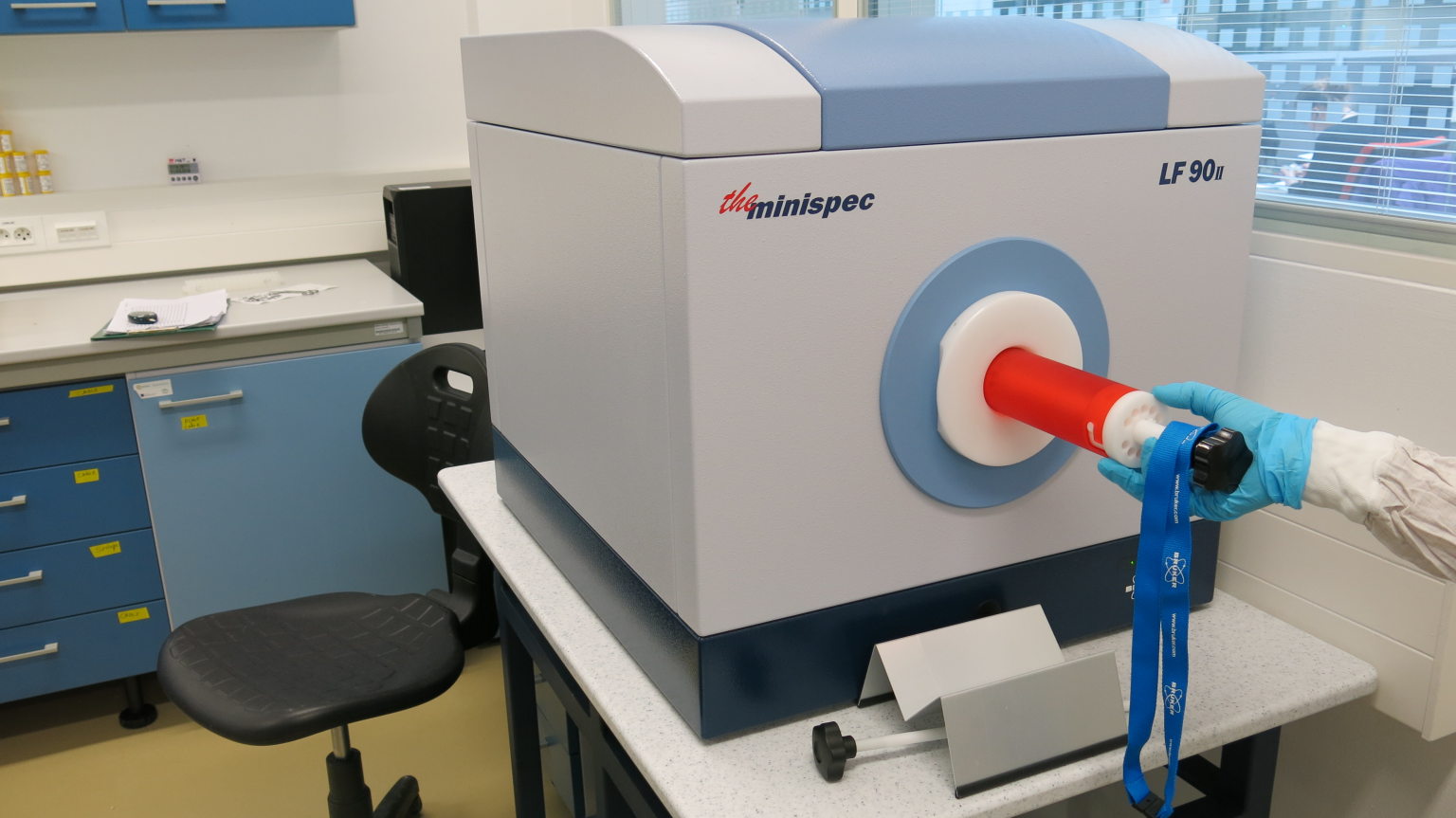 Bruker MiniSpec LF90 - Czech Centre for Phenogenomics