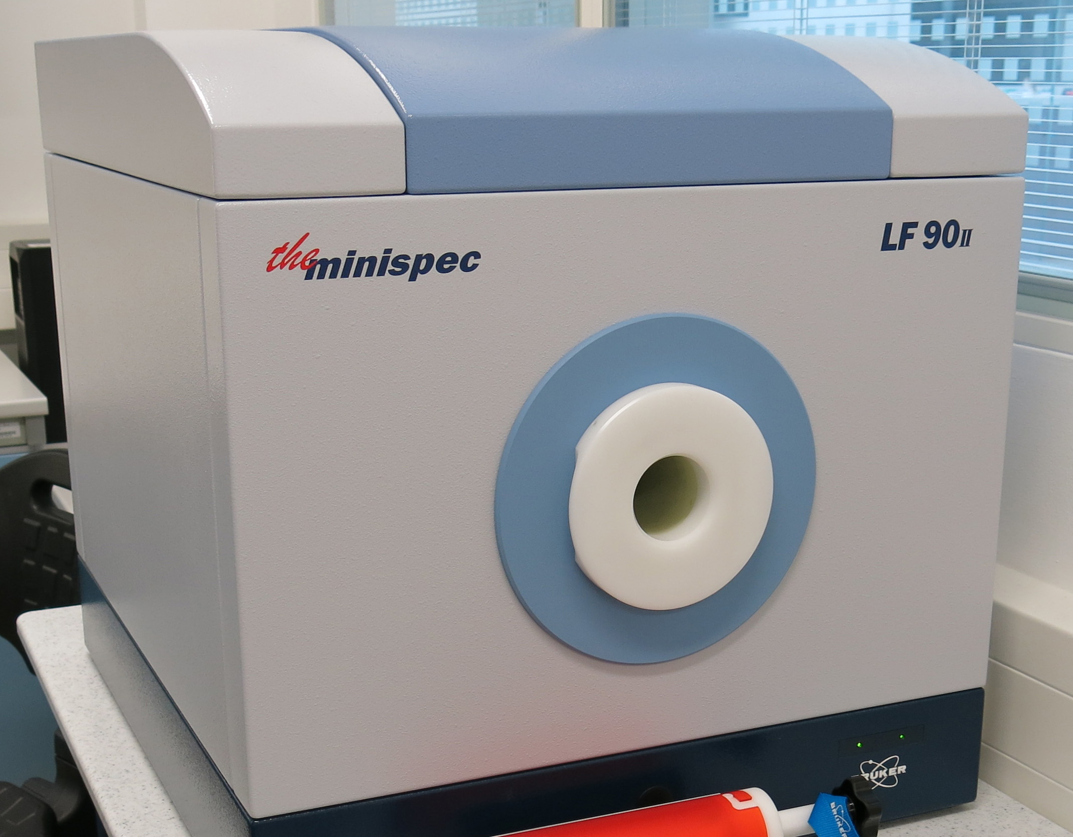 Bruker MiniSpec LF90 - Czech Centre for Phenogenomics